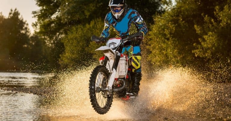 21 Dirt Bike Riding Tips [#7 Is Awesome] – Frontaer